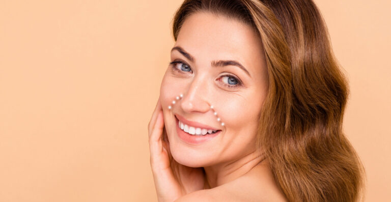 L’injection d’acide hyaluronique Sillons Nasogéniens - Clinique NOVA