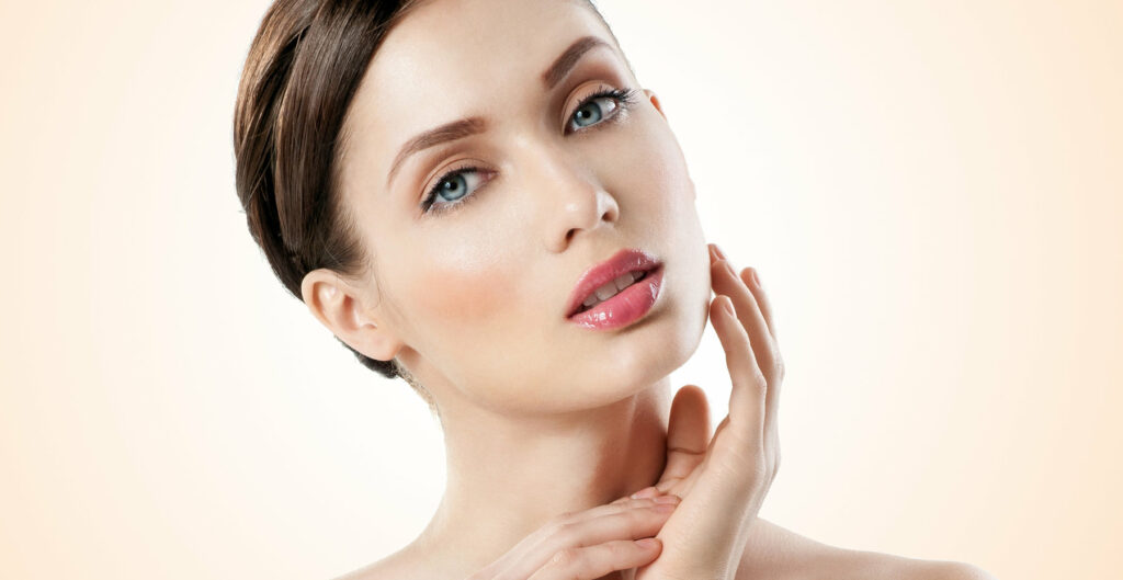 Pommettes et acide hyaluronique - Clinique NOVA